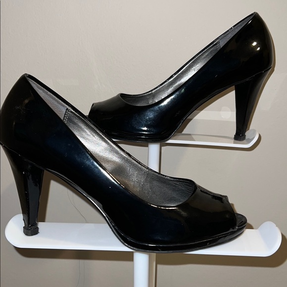Moda | Shoes | Moda Glossy Black Peep Toe Heels | Poshmark